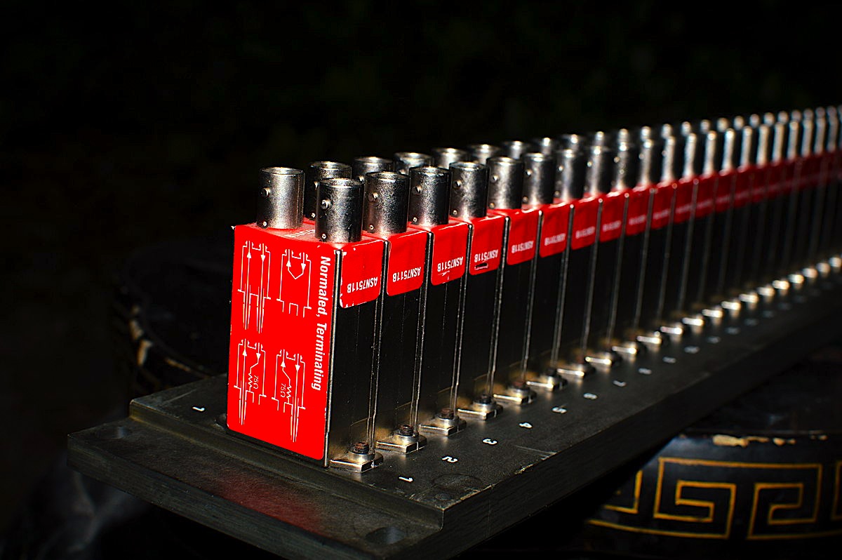 AVP Mosaic 2RU Standard-Size HD Video Patchbay